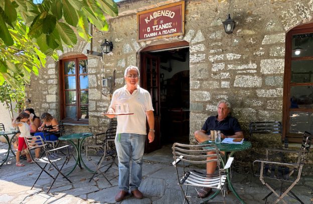 O Tzanos in Zagora: één van de oudste kafénions van Pilion